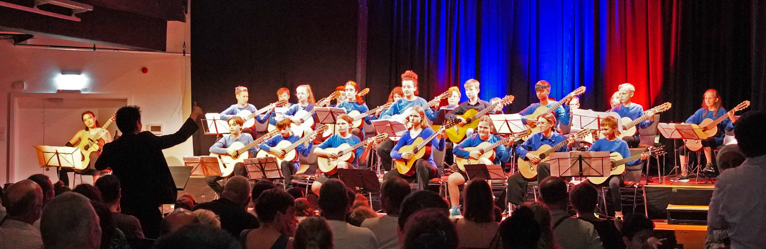 JGOH-Juniorteam Ost und Émilie Fend spielen Vivaldi | GitarreHamburg